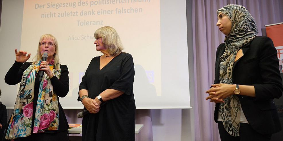 Kopftuchkritik an deutscher Uni | EMMA